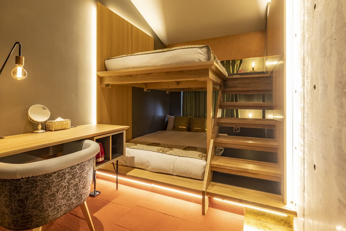 Quarto, não fumadores (304GB Gold Big Bed) | Secretária, Wi-fi grátis, roupa de cama fornecida