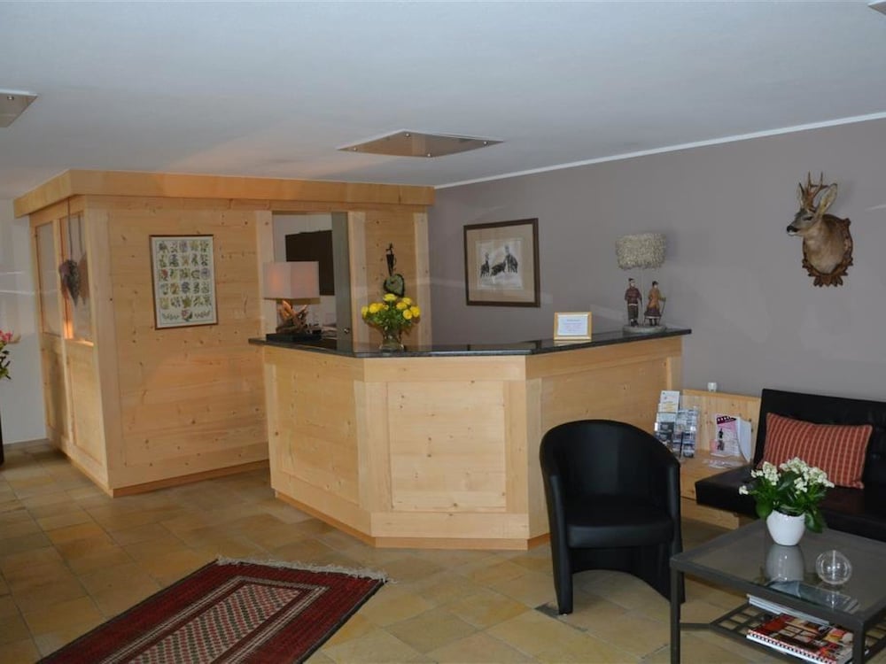Lovely Apartment For 4 Guests With Wifi, Tv, Balcony And Pets Allowed - Gstaad