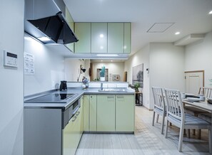 Casa conforto | Cozinha privada | Geladeira, micro-ondas, cooktop, chaleira elétrica
