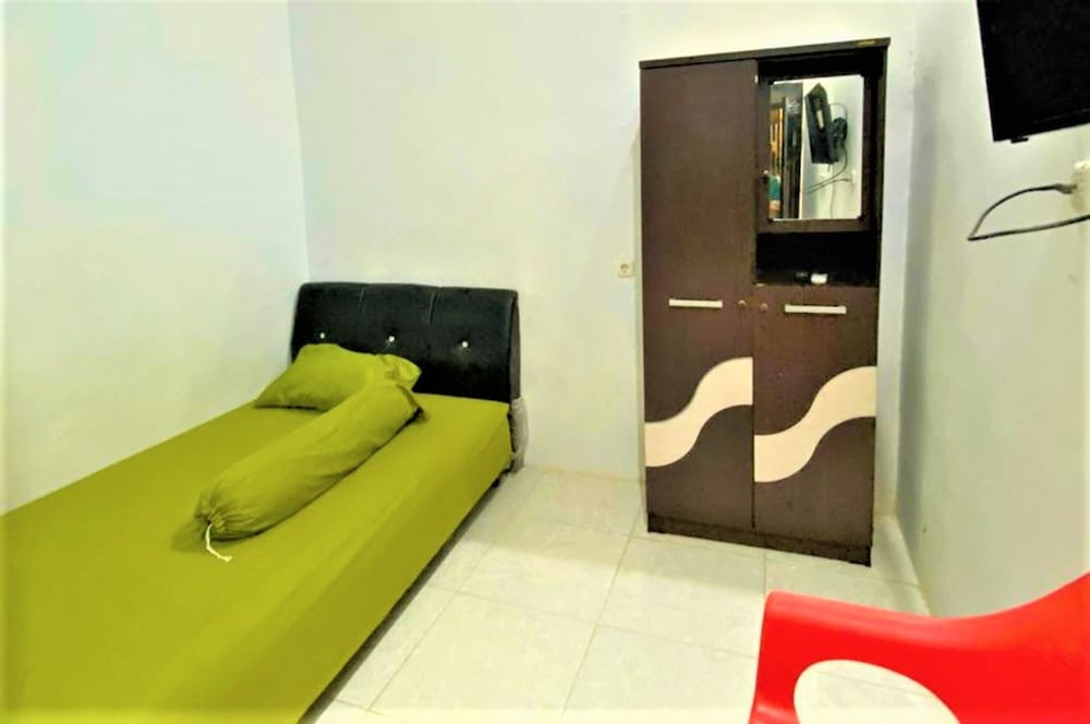 Radja Guest House - Makassar