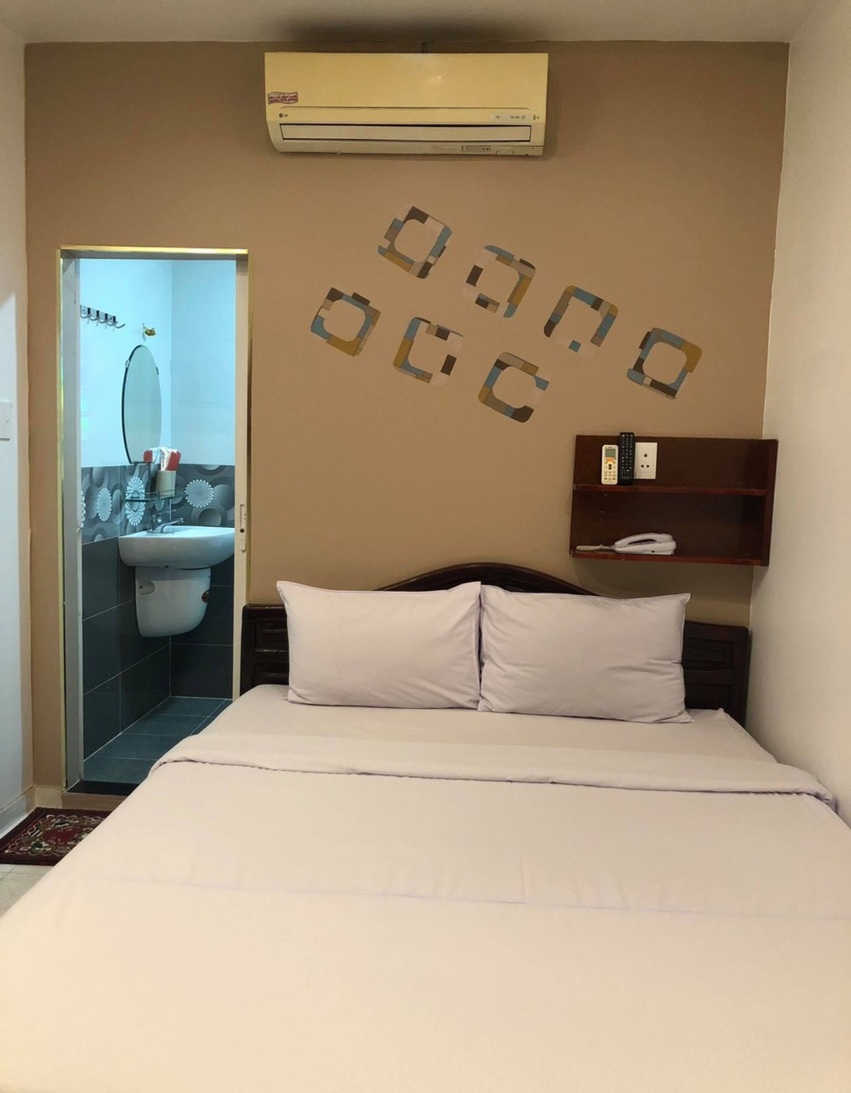 Escrivaninha, Wi-Fi de cortesia, roupa de cama