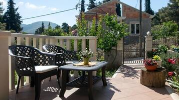 Apartamento (One Bedroom Apartment with Balcony an) | Terraço/pátio interior