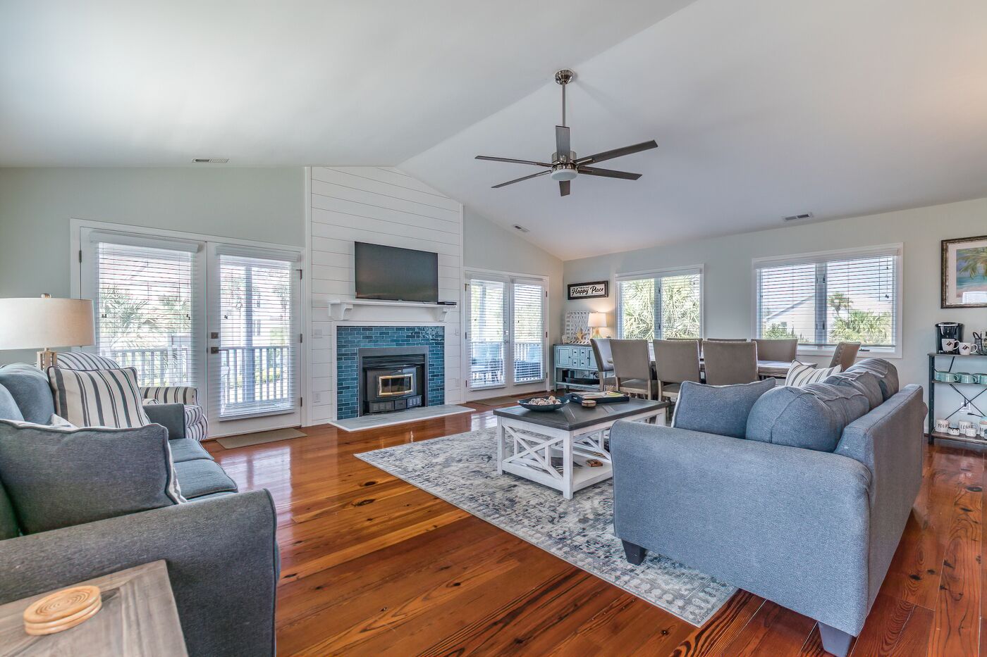 Harbor Island Family Beach Getaway - Golf Cart Included Short Walk To Beach And Pool - Harbor Island, SC