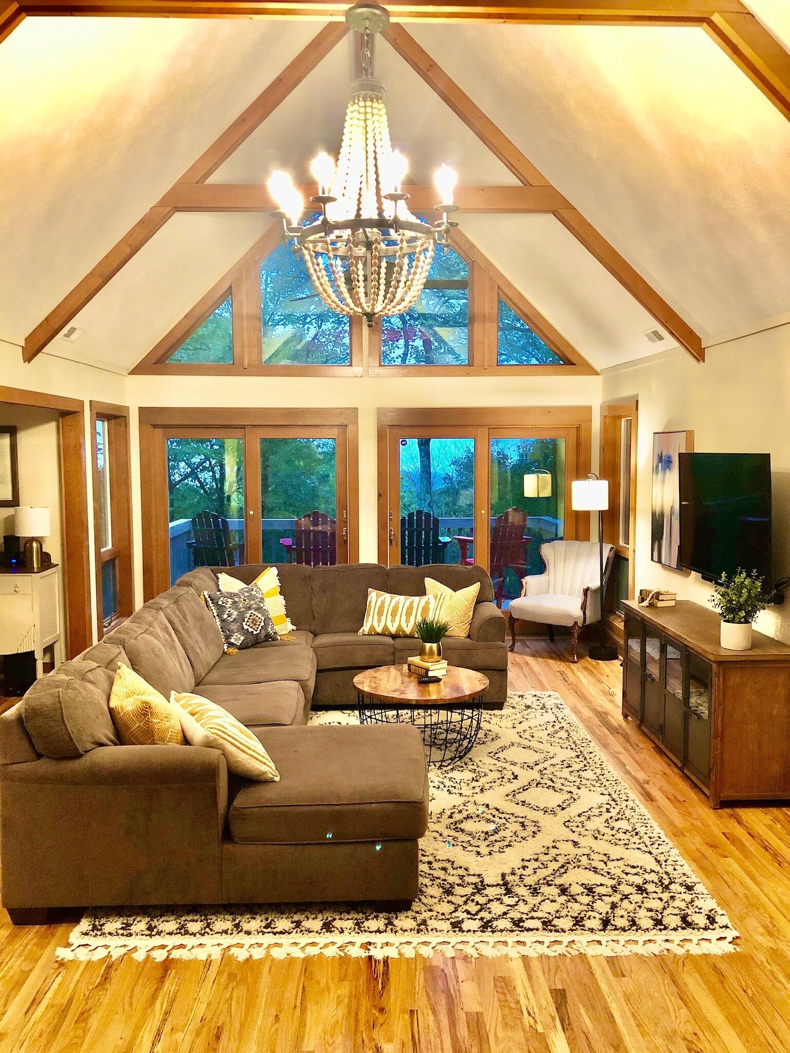 Treetop Escape Prime Location & Privacy In One - Boone