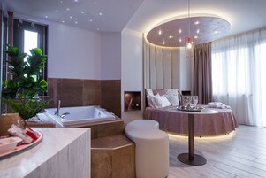 Quarto luxo | Roupas de cama premium, individualmente decorados