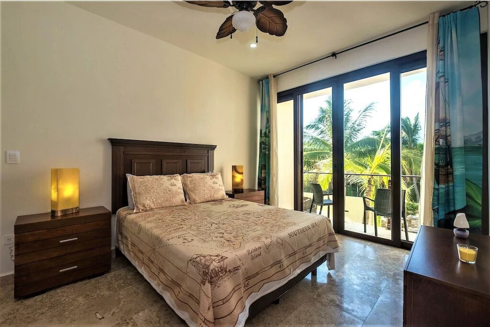 Create Unforgettable Memories In Your Beachfront Escape With Stunning Views! - Akumal
