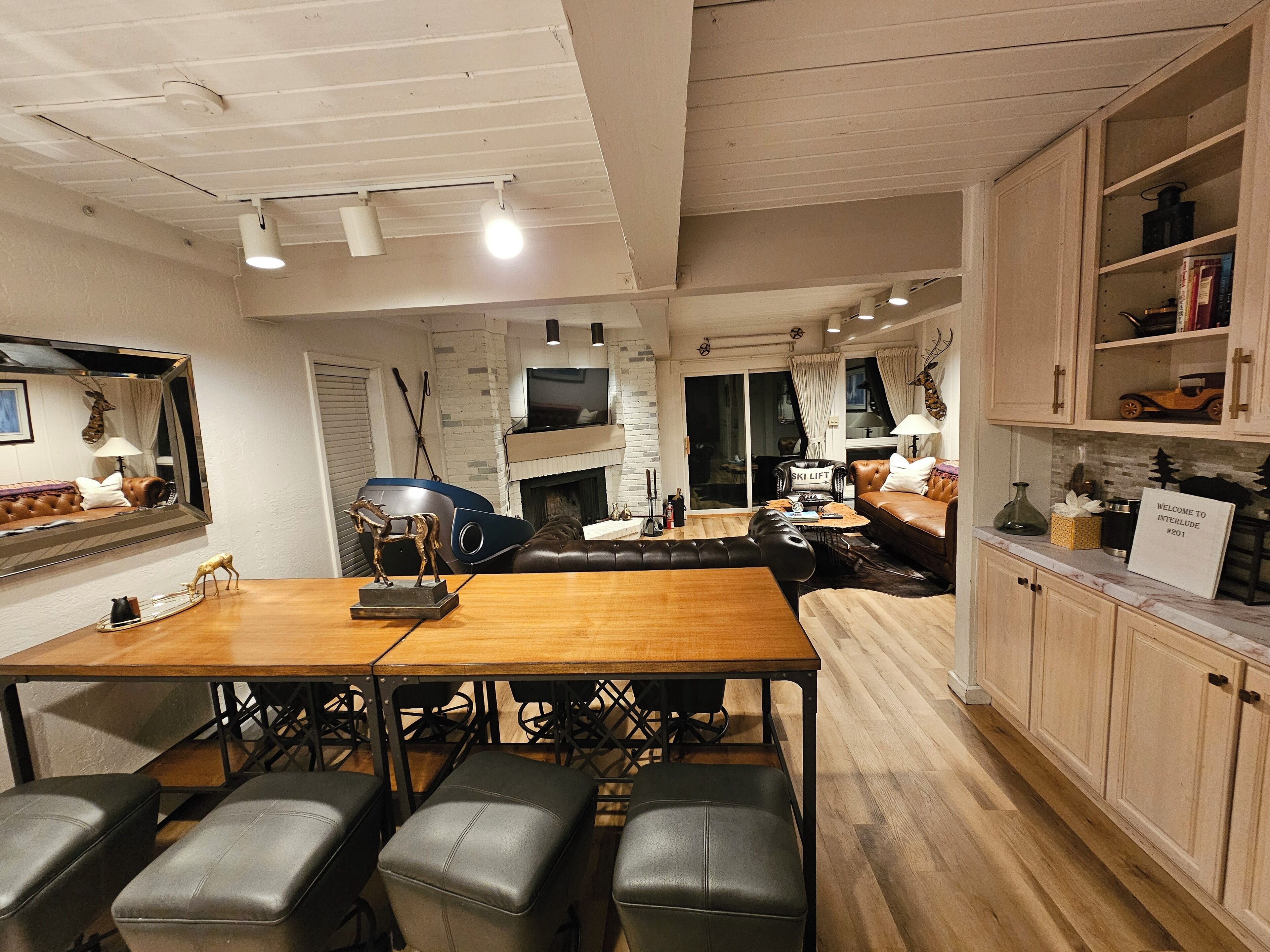 Interlude Ski-in Ski-out~ Massage Chair, Hot Tub, <5 Min Walk To Snowmass Mall - Snowmass Village, CO