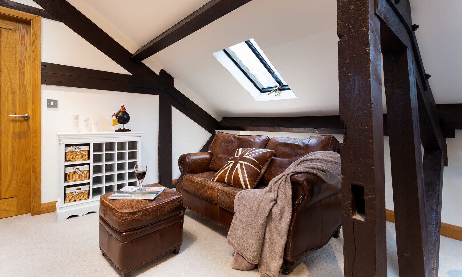 Hayloft, Romantic, With Open Fire In Windermere - Windermere, UK