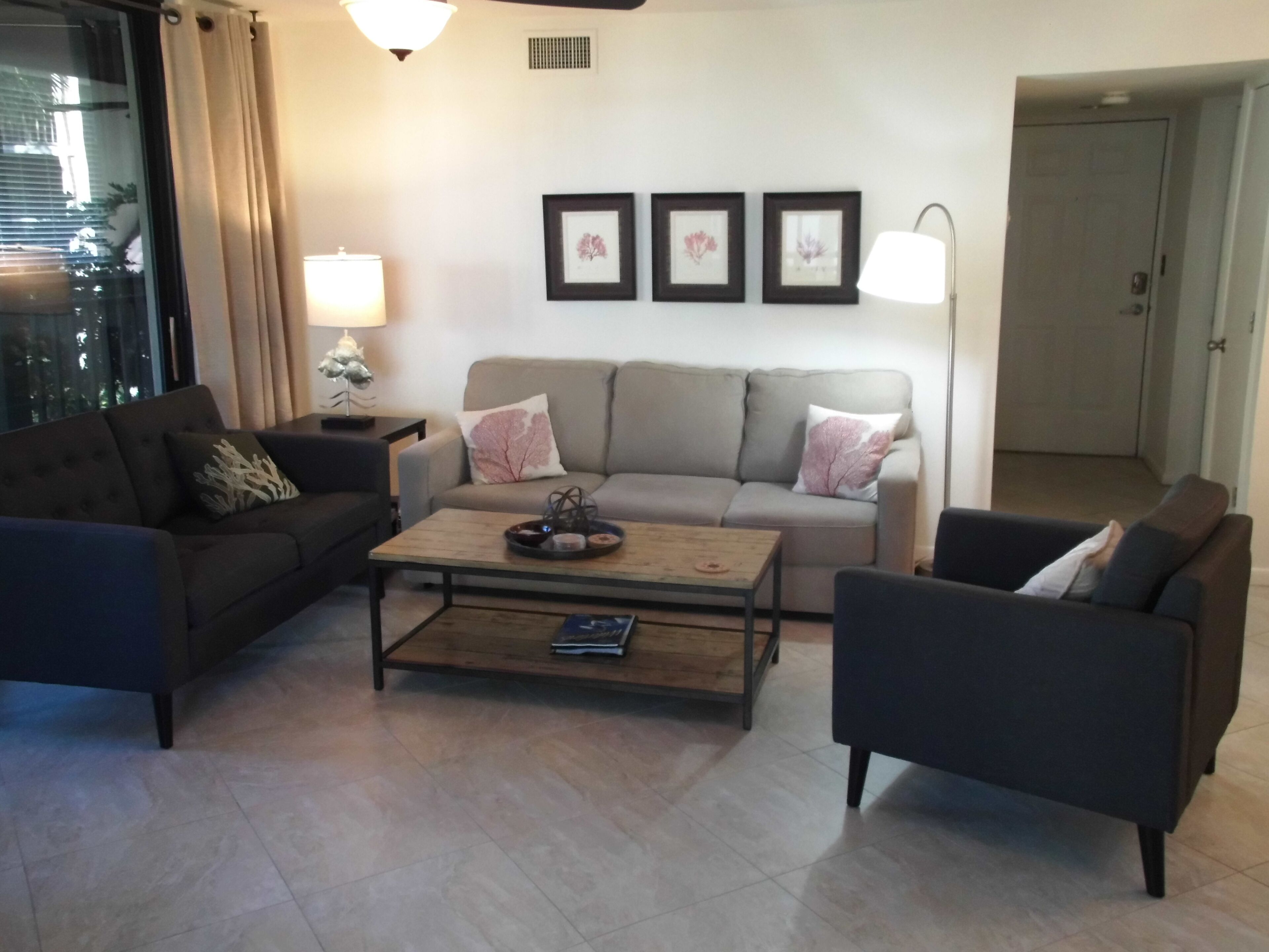 Wild Pines Corner Unit.  Beautiful Weather, Golfing, And Beaches. - Bonita Springs, FL