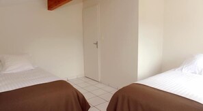 Apartamento | 3 quartos, escrivaninha, cortinas blackout, quartos à prova de som