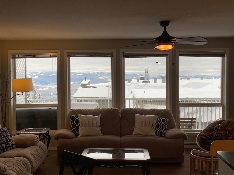 4 Bdrm - Ski In/out Condo - Private Hot Tub! Quick Walk To The Village - Colombie-Britannique