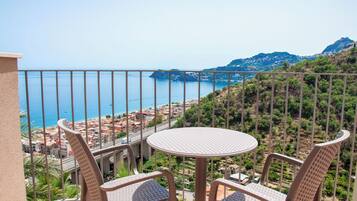 Minibar, secretária