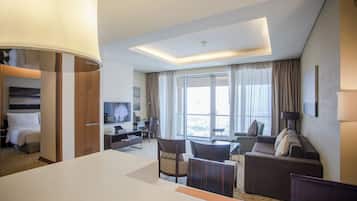 Apartamento (1 Bedroom) | Sala | Televisor LED de 42 polegadas com canais por cabo, televisor