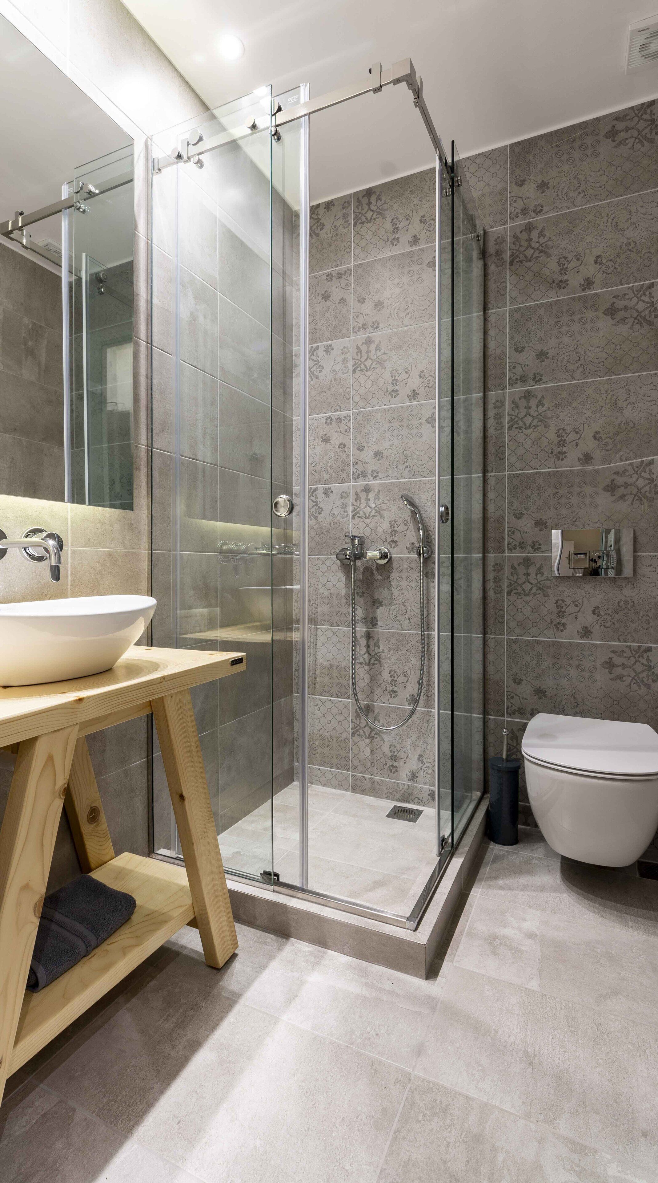 Apartamento Exclusivo, 4 quartos, não fumadores, pátio | Casa de banho | Um polibã, um secador de cabelo, sabão, champô 