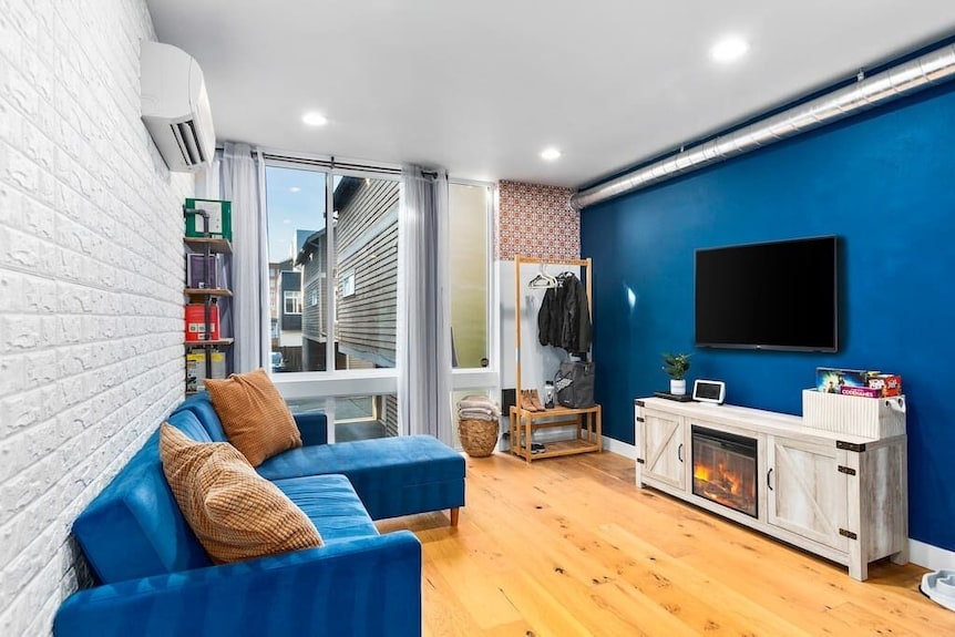 Modern Sustainable Design In Ballard - 92 Wlkscore - 에드먼즈