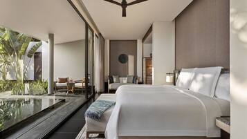 Villa, 4 quartos (Lagoon Pool) | Minibar grátis, cofre no quarto, secretária