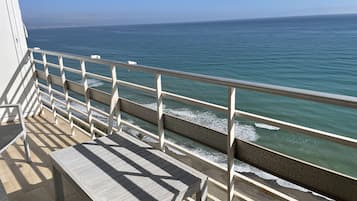 Apartamento Deluxe, 2 quartos, vista para o mar | Terraço/pátio interior
