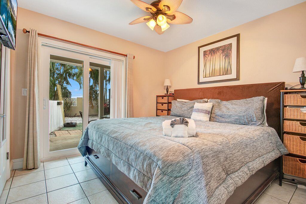 King Suite With Bath - Clearwater Beach, FL
