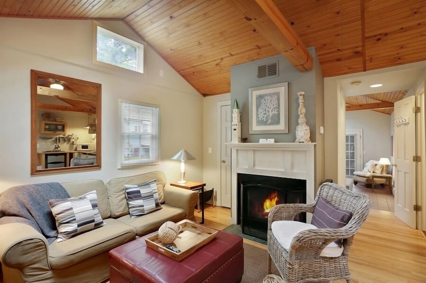 (2026 Open!) Adorable Union Pier Cottage Close To Beach And Downtown! - Michigan