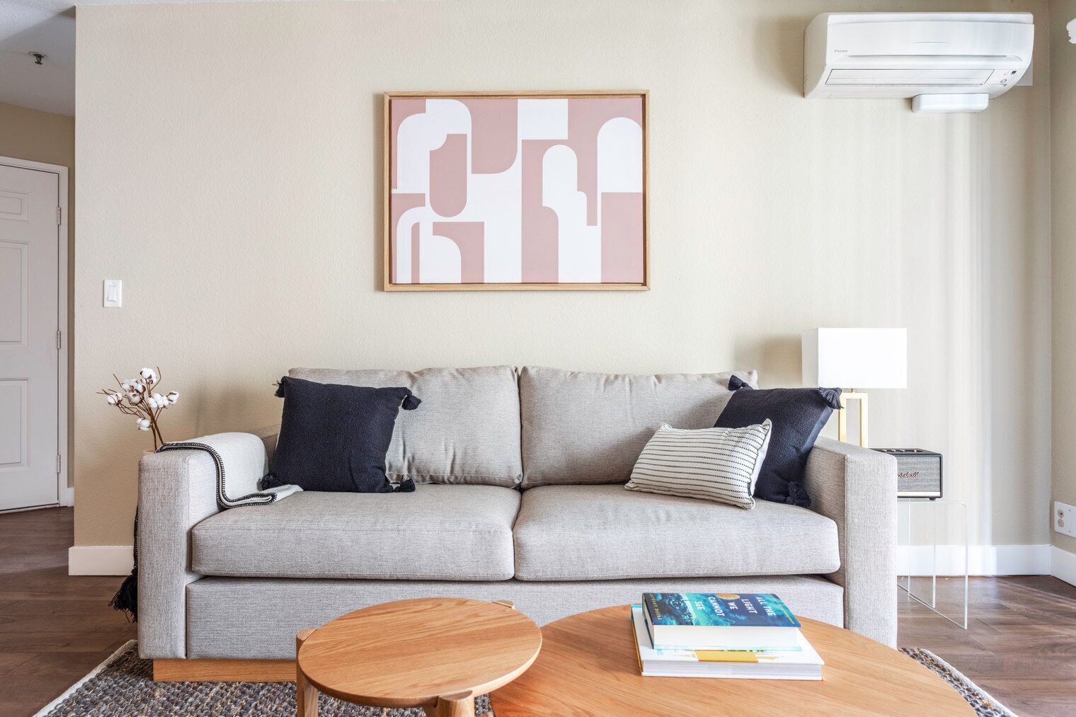 Mod Mountain View 2br W/ Gym, Pool, Downtown Location, By Blueground - Palo Alto, CA