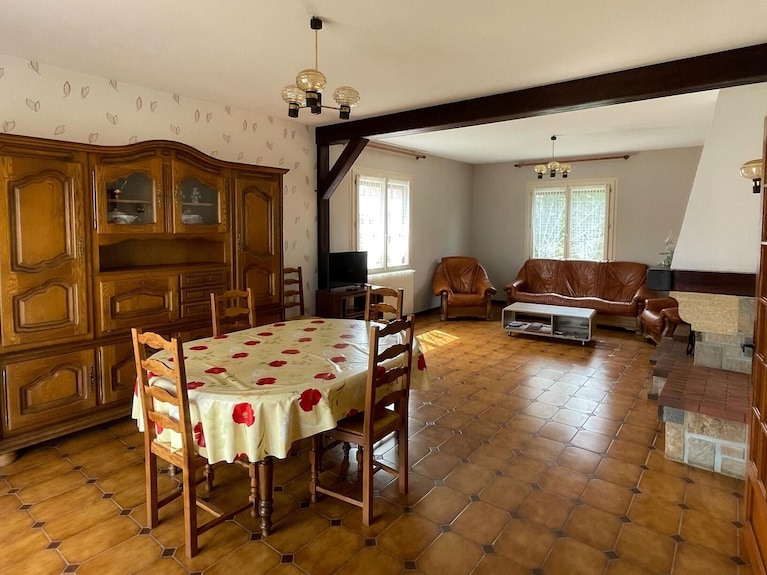Cozy Cottage In Artenay: 3 Bedrooms, All-inclusive Amenities, Near Paris & Orléans! - Artenay