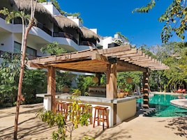 Bar junto à piscina