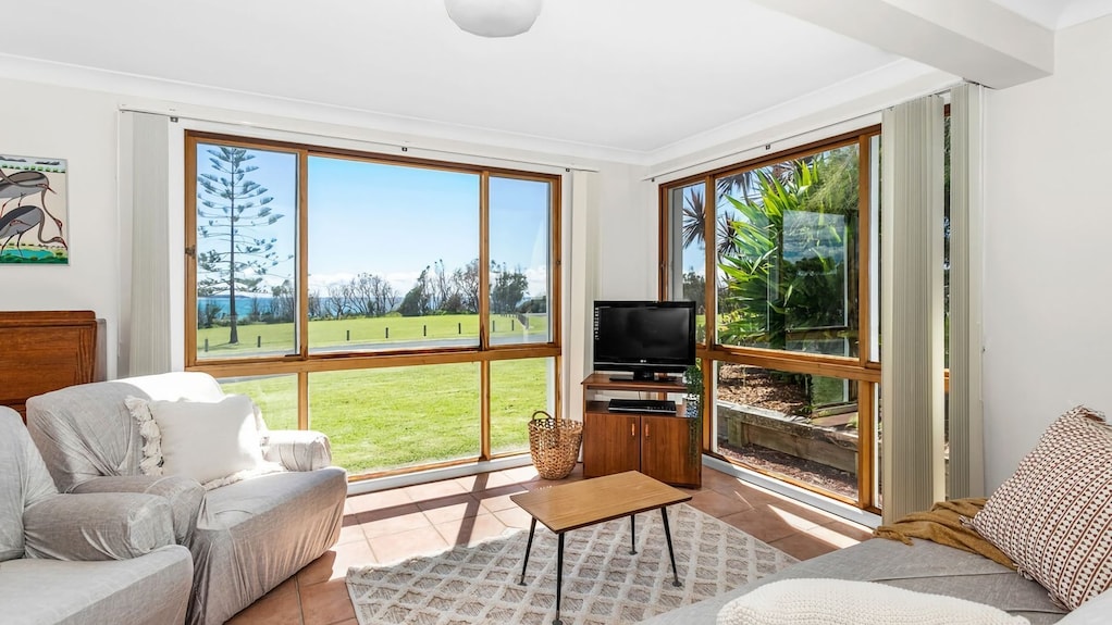 Mcgrath Welcomes You To Wave Spray Close To The Beach And Lake - Meroo National Park