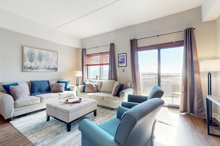 Sixth-floor Condo W/ A Shared Hot Tub, Pool, Free Wifi, & An Electric Fireplace - Blue Ridge Mountains