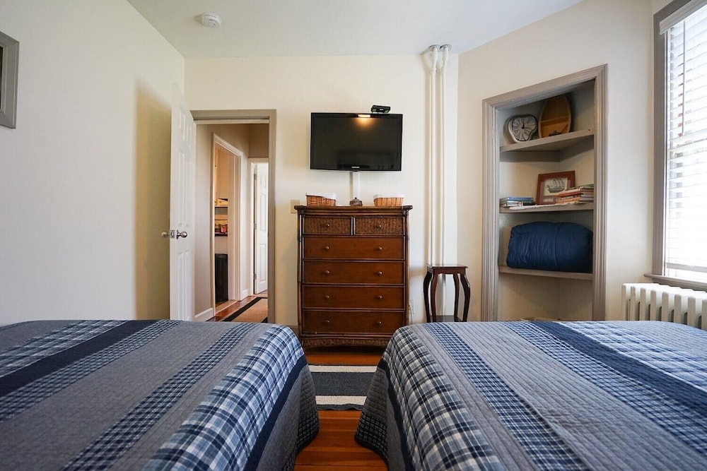 Atlantic Street Guesthouse - The Best Kept Secret! - Newport, RI