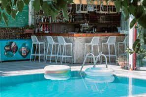 Bar junto à piscina