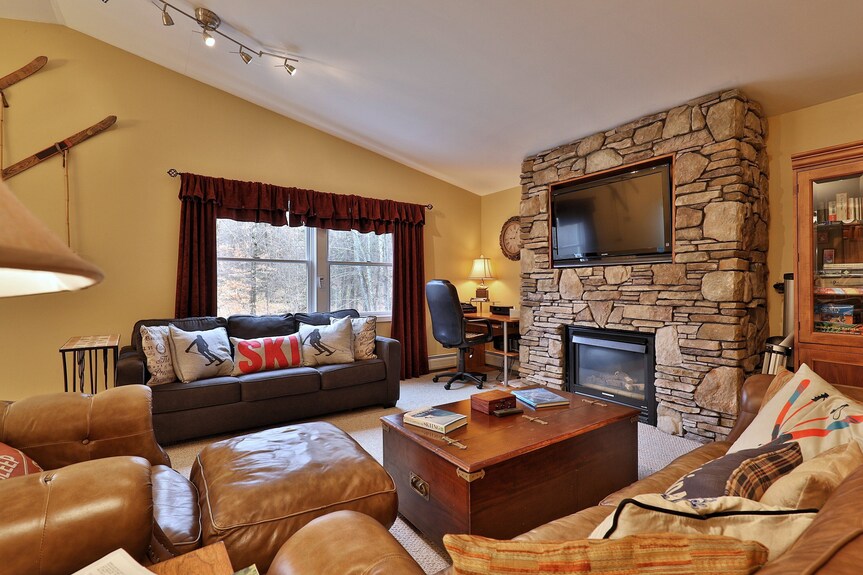 The Tanglewood Lodge: Amazing Ski Home For Groups. Hot Tub. Close To Killington Resort! - New England
