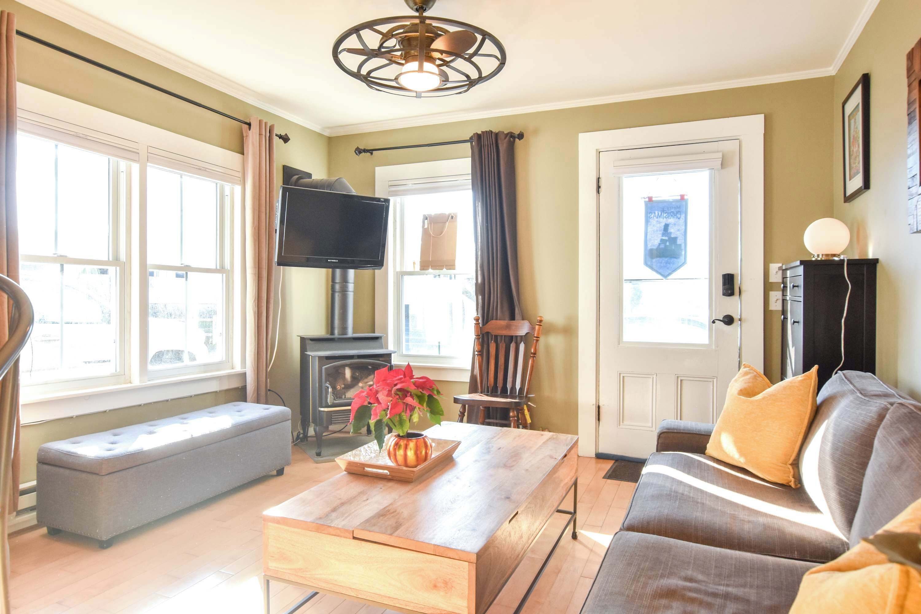 Gas Fireplace Front Patio & Parking Spot! - Provincetown, MA