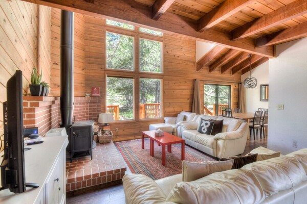 Northwoods Hangout Near Tahoe Donner - Truckee, CA