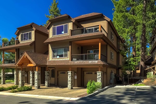 Tahoe Woods Villa - Walk To Beach And Gondola/ Heavenly Ski - South Lake Tahoe, CA