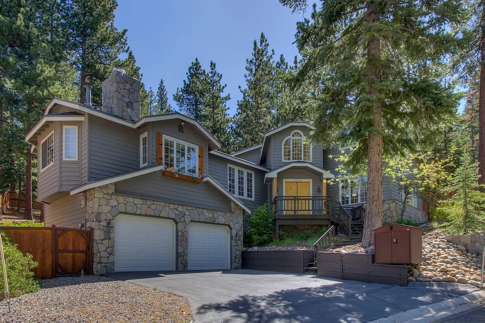 Prima Del Norte - Hot Tub, Pool Table, Arcade Game - South Lake Tahoe, CA