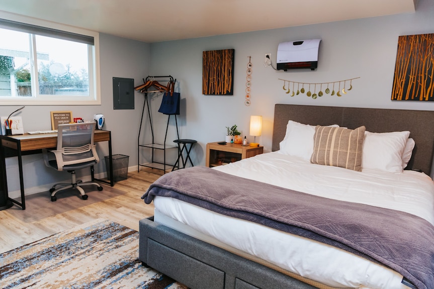 Bellevue Guesthouse By Lake Sammamish- Ev, Patio - Redmond, WA