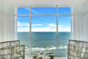 Suite Presidencial, 2 quartos (2 King Beds) | Vista para a praia ou o mar