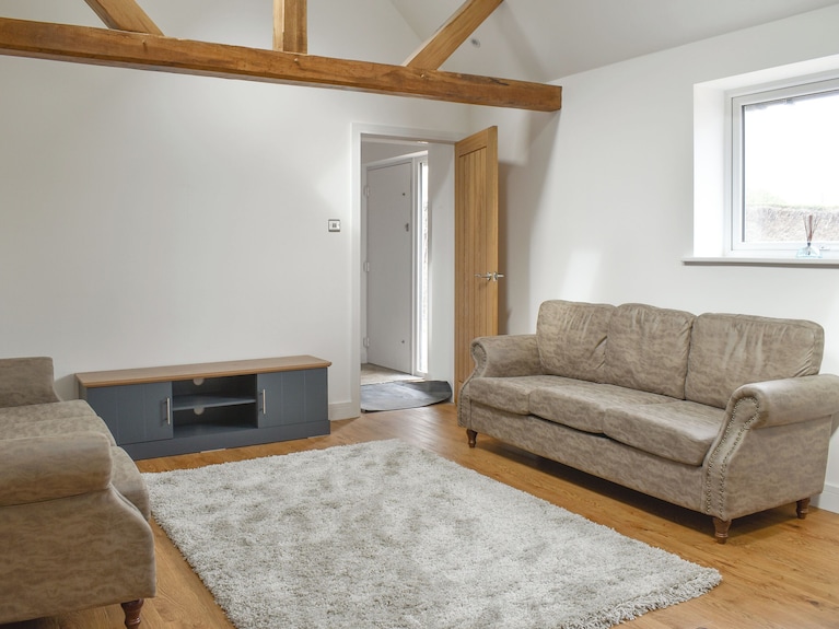 4 Bedroom Accommodation In Brabourne, Near Ashford - Kent