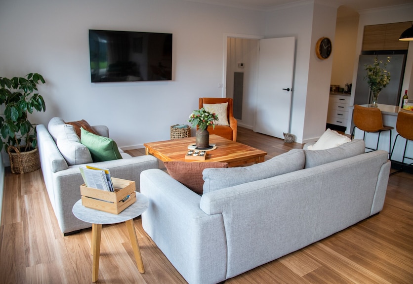 Modern Federation Style Home In Town Centre - Myrtleford