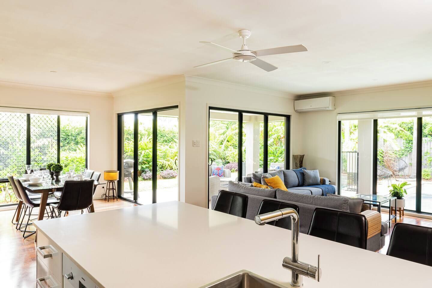 Lush Tropical Retreat Heated Pool King Bed Netflix - 누사 셔