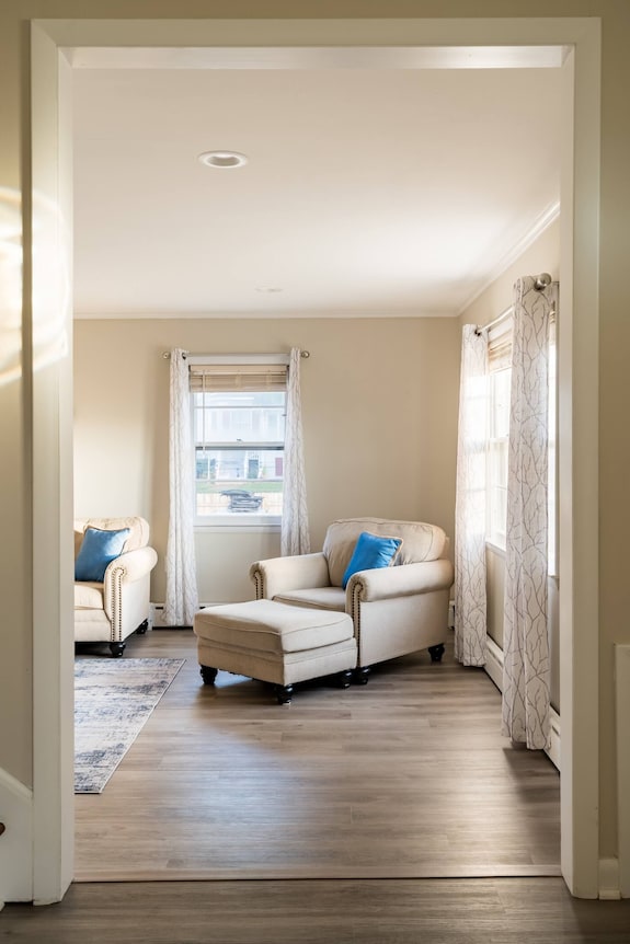 Spacious Home Ready For Your Memories(2 Blocks To Beach, Downtown And Train) - East Main Street, NJ