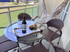 Apartamento Comfort, vista para a piscina | Vista da varanda