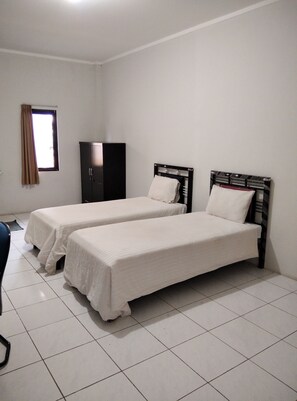 Quarto Twin Deluxe | Secretária, Wi-fi grátis