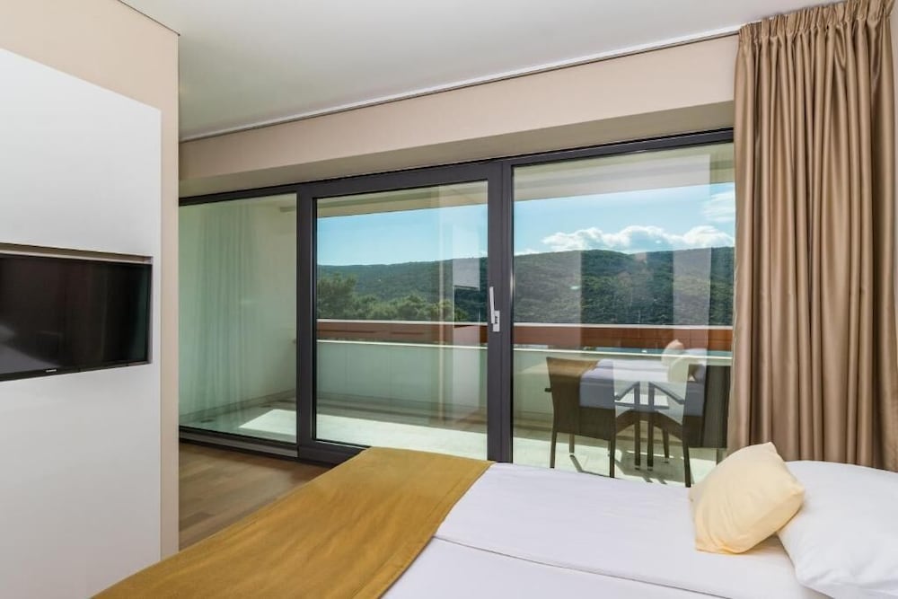 Park Hill Residences With Private Pool And Garage, Istria - Rabac