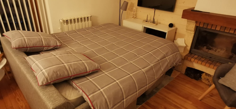 4* Family Apartment, Terrace, Garden And Fireplace - Briançon