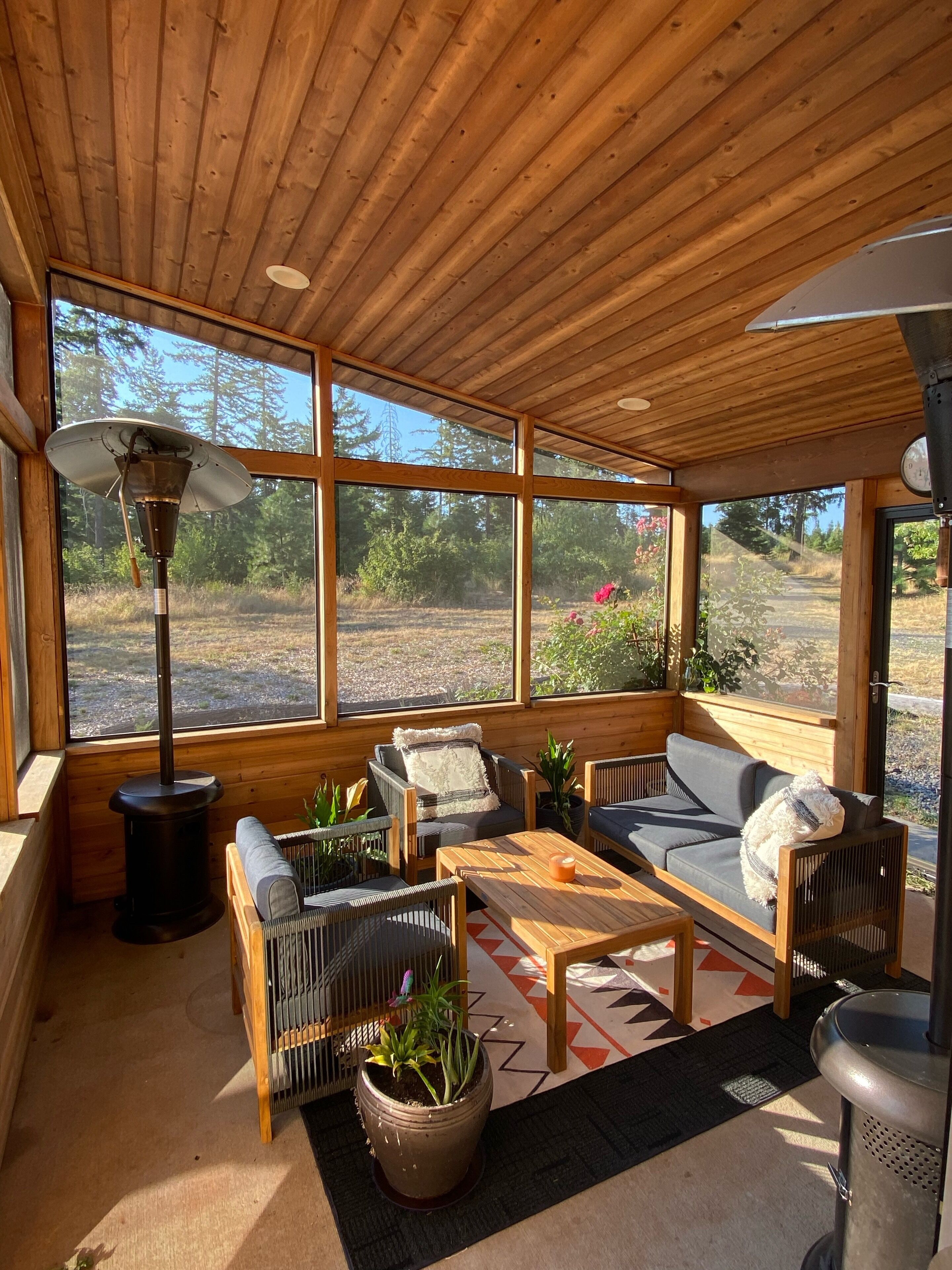 Modern Mountain View Getaway - 26 Acres - Memaloose State Park, Mosier