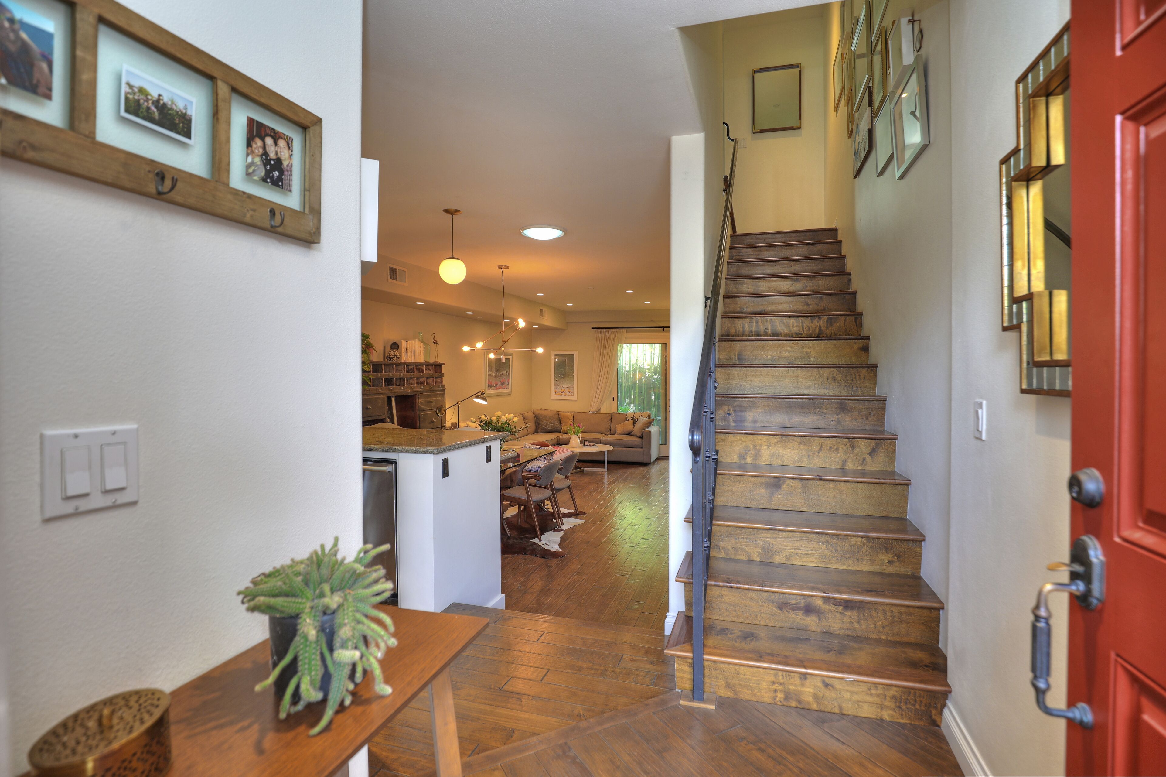 Ultra Chic Townhome With Two Master Suites.  1400 Sq Feet - Santa Barbara, CA