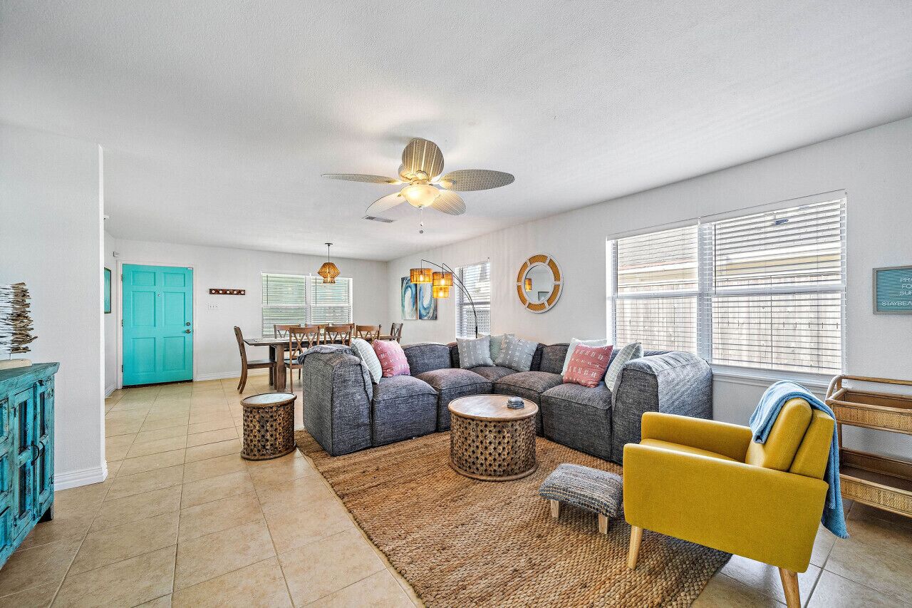 Charming Bungalow With Guest House, Near Seawall - Galveston