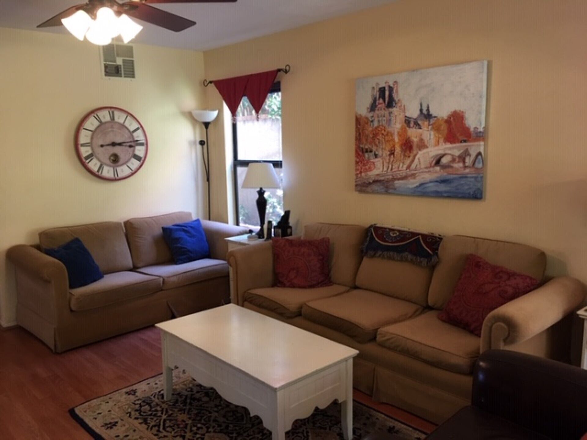 Charming Home In Quiet Picturesque Neighborhood - Santa Clarita, CA