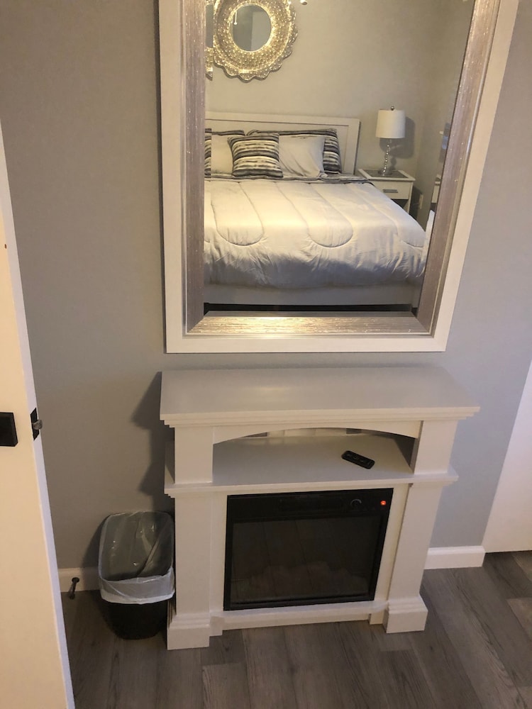 Luxury Newly Remodeled 3 Bedroom Duplex Unit - Whidbey Island, WA